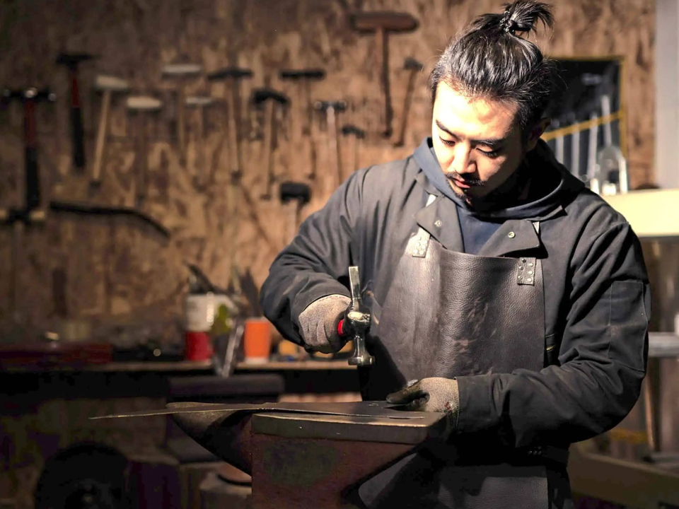 Apron Hub – leather Goods